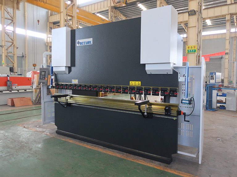 high performance hydraulic synchronized press brake with Robot - ACCURL